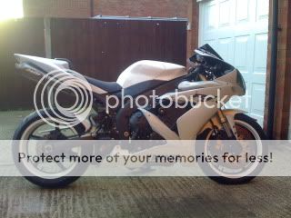 Any White R1's around | Page 5 | Yamaha R1 Forum: YZF-R1 Forums