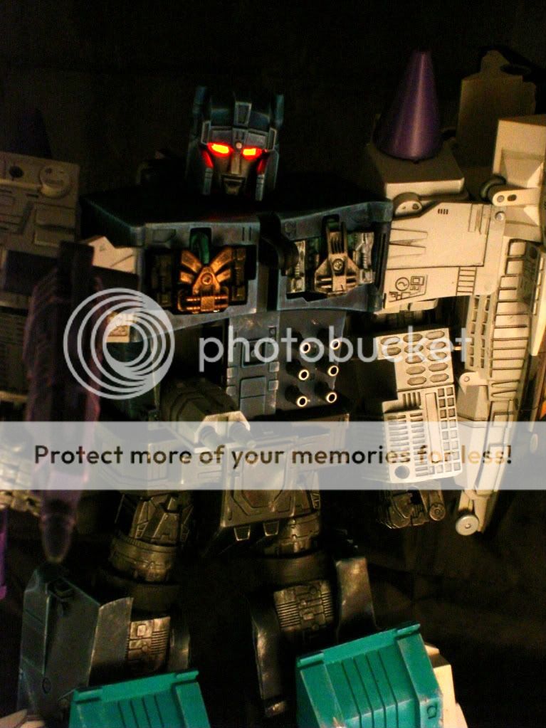 Heavy/Scratch: - Botcon Preview MP Overlord | TFW2005 - The 2005 Boards